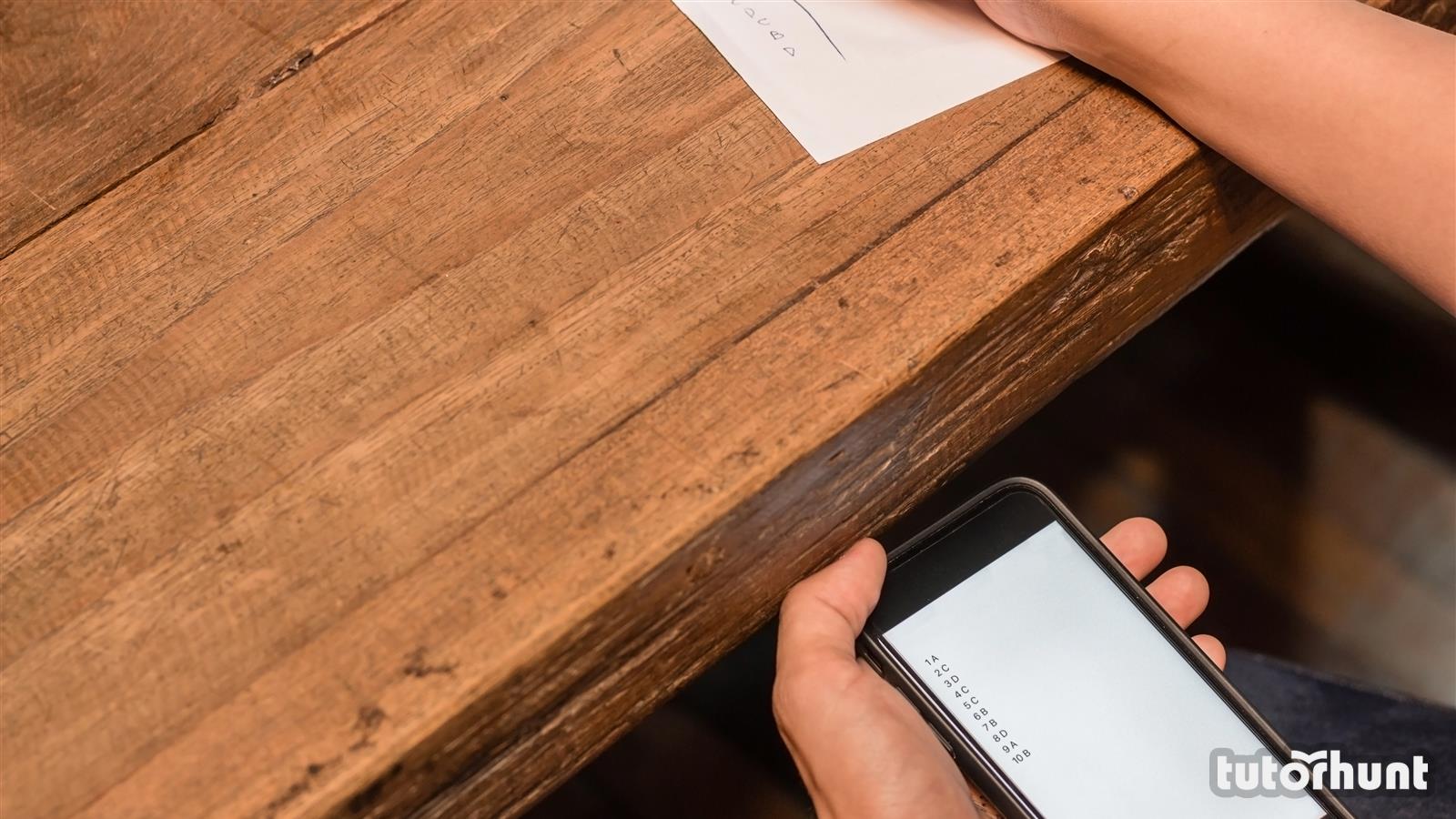 Cheating Using Mobile Phones - Tutor Hunt Blog